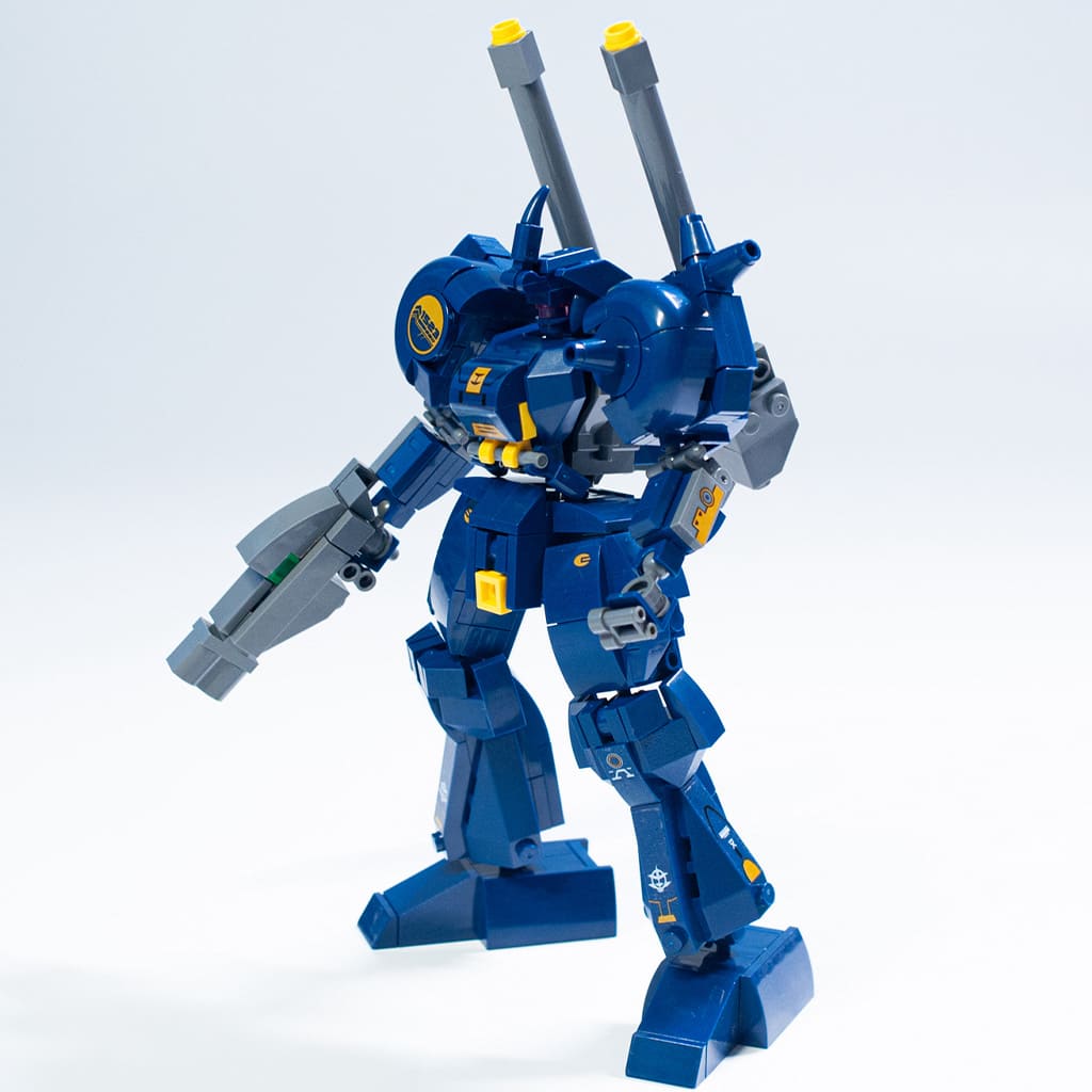 Robot mecha Thunderbolt juggernaut: l'inarrestabile forza del tuono