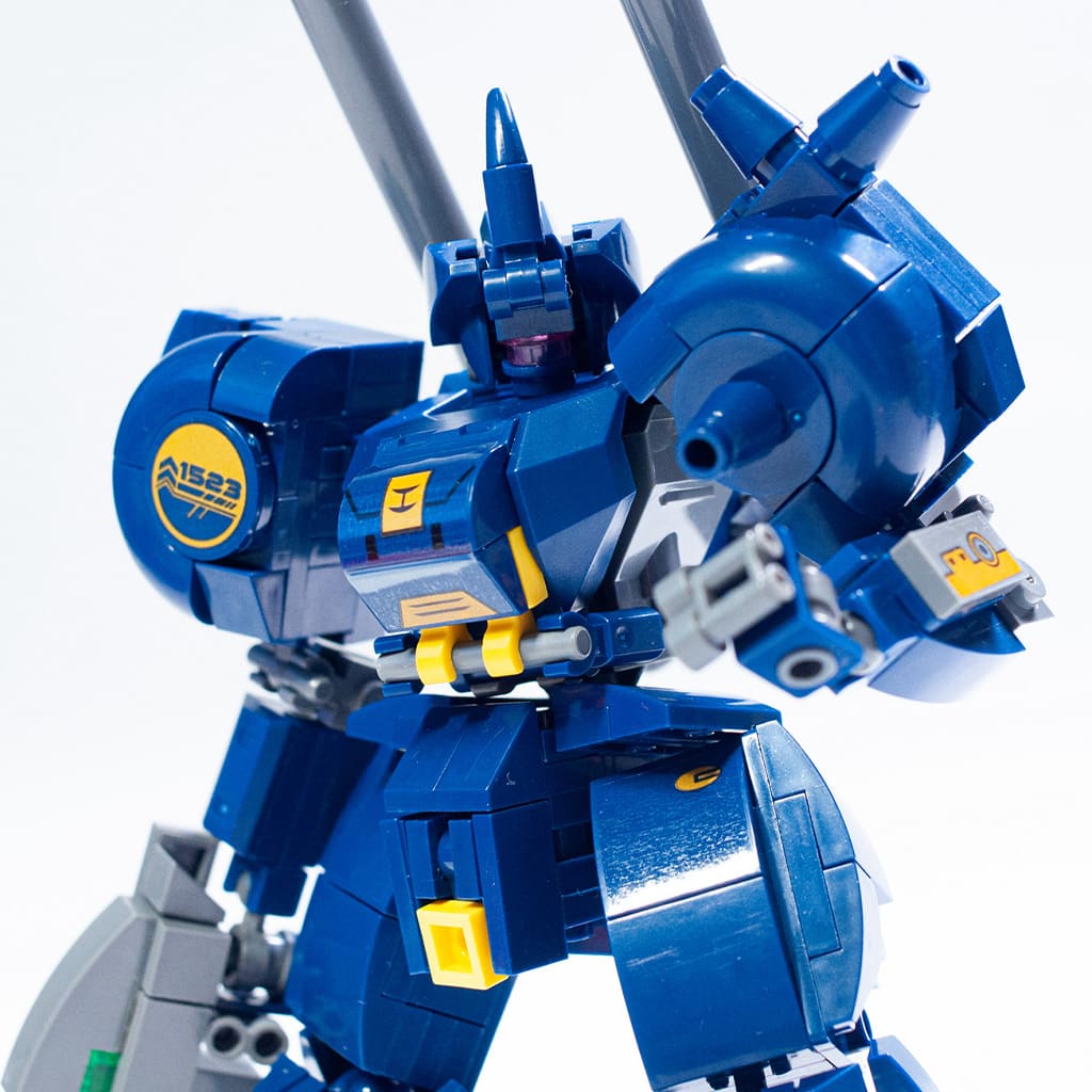 Robot mecha Thunderbolt juggernaut: l'inarrestabile forza del tuono